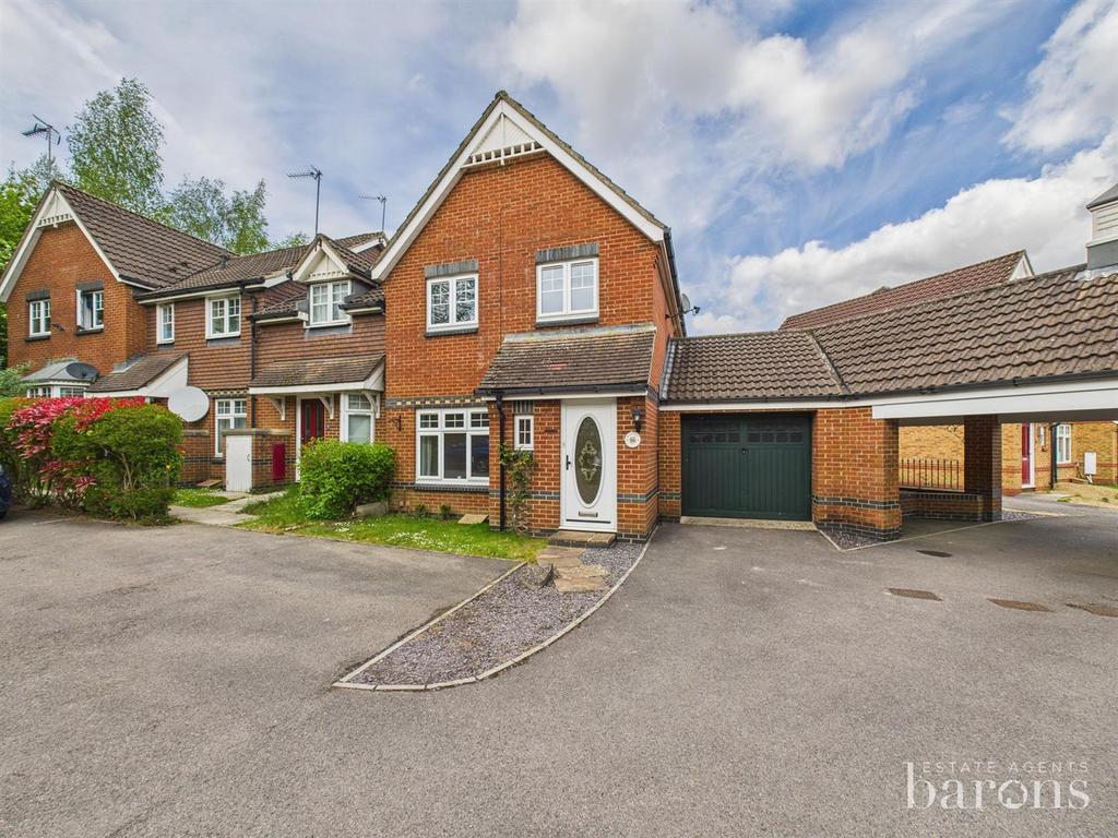 Julius Close, Basingstoke RG24 3 bed end of terrace house for sale - £ ...