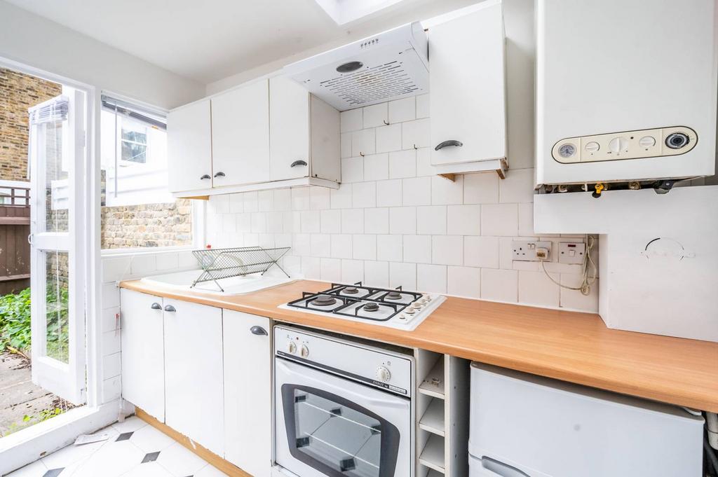 Cathles Road, Balham, London, SW12 1 bed flat to rent - £2,500 pcm (£ ...