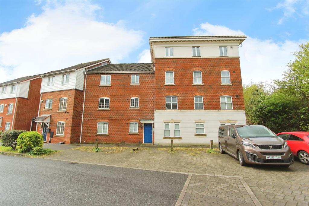 Emerald Crescent, Sittingbourne 1 bed flat - £1,050 pcm (£242 pw)