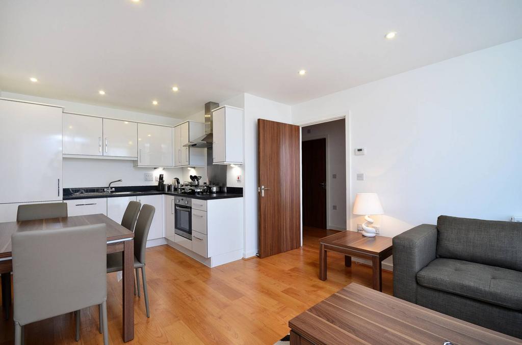 Great West Quarter, Brentford, TW8 1 bed flat to rent - £1,800 pcm (£ ...