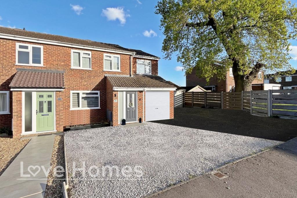 Osprey Road, Flitwick 3 bed end of terrace house - £425,000