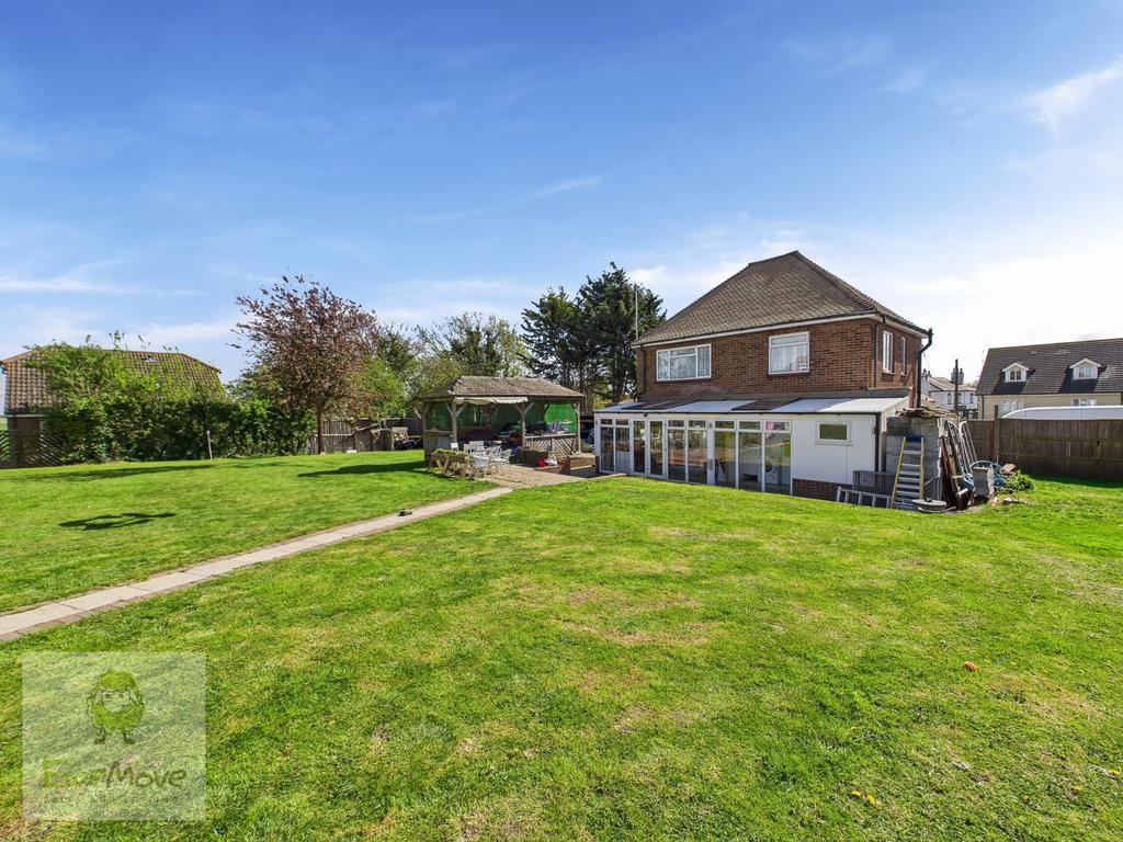 High Street, Lower Stoke, Rochester... 4 bed detached house - £550,000