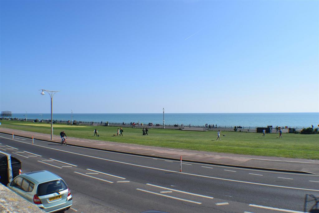 St Johns Road, Hove 3 bed flat to rent - £1,550 pcm (£358 pw)