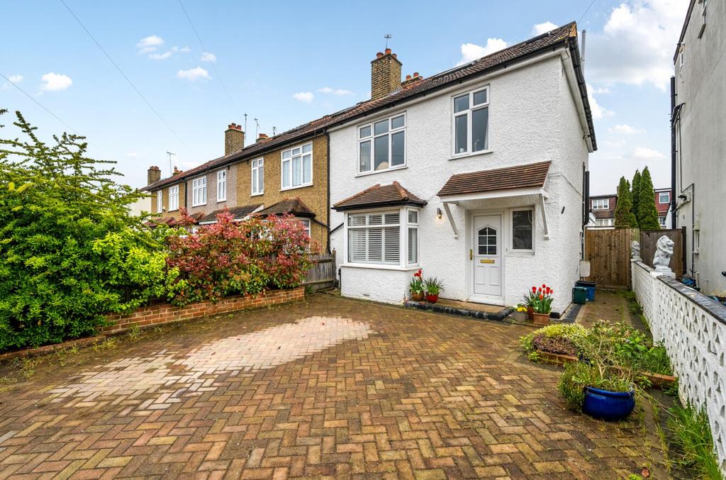 Lock Road, Richmond, TW10 4 bed end of terrace house - £1,000,000