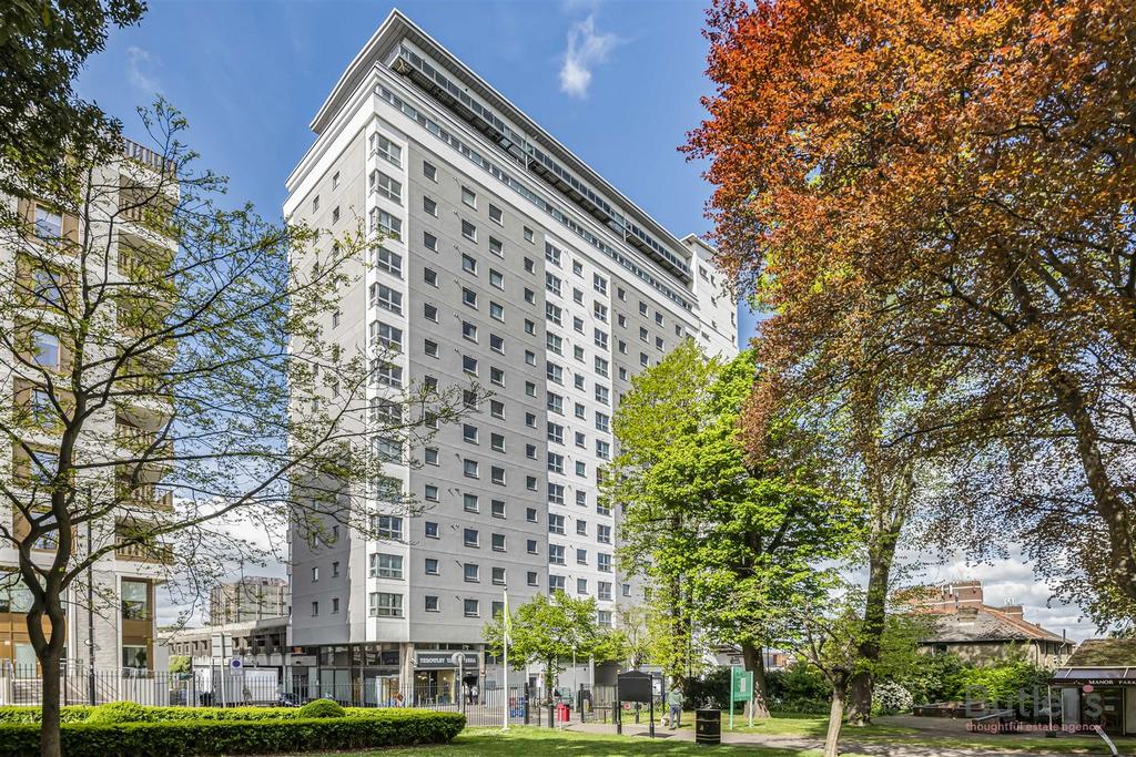 Throwley Way, Sutton 1 bed flat - £1,350 pcm (£312 pw)