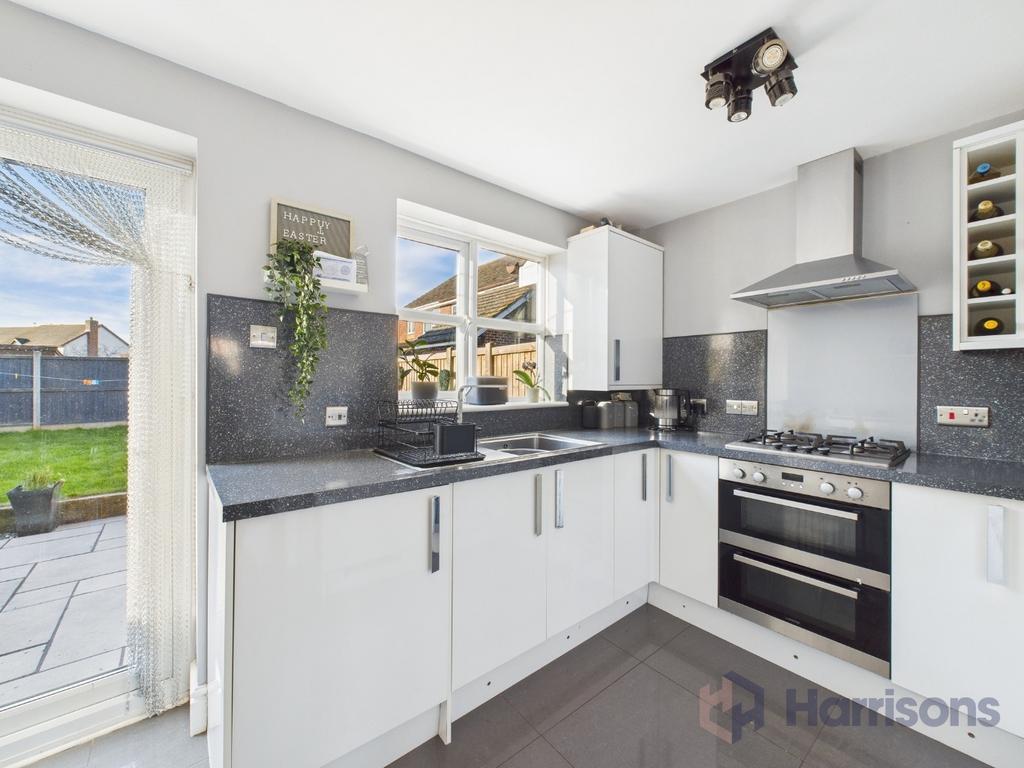 Gregory Close, Sittingbourne, Kent... 3 bed semi-detached house for ...