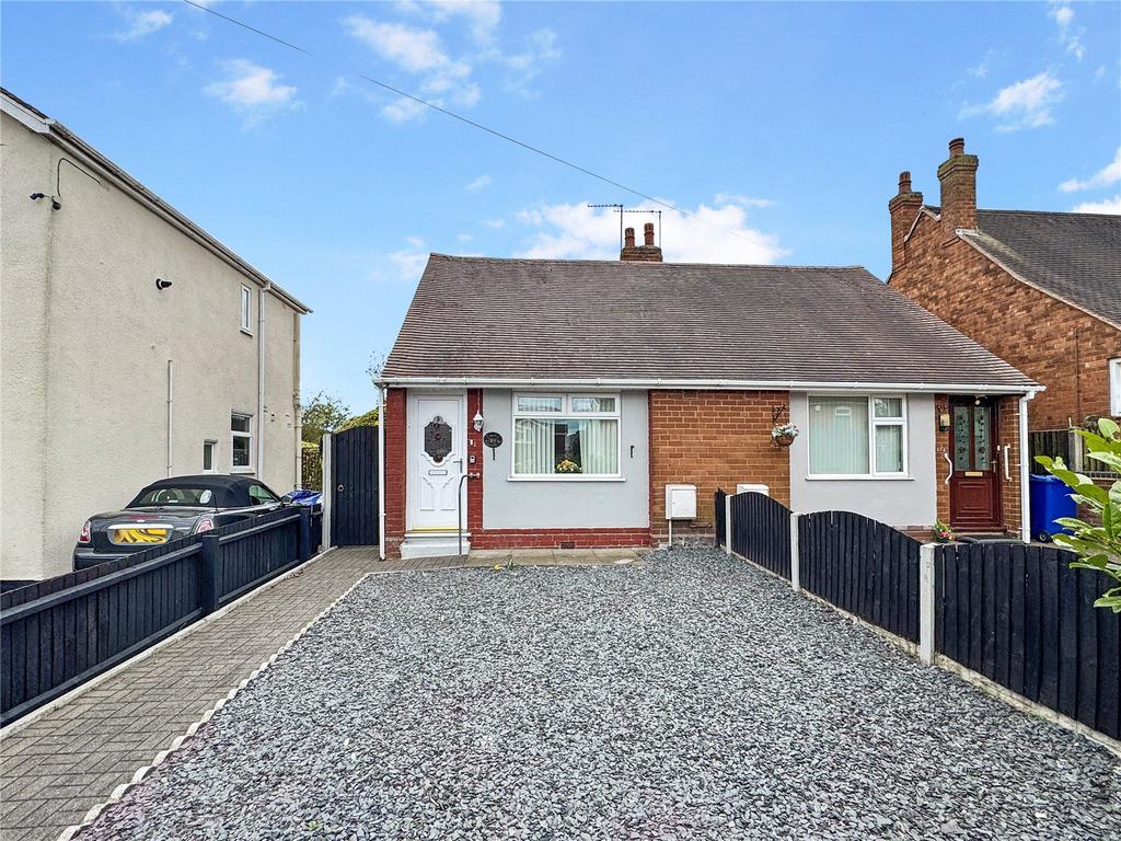 Albert Street, Chadsmoor, Cannock, WS11 1 bed bungalow - £165,000