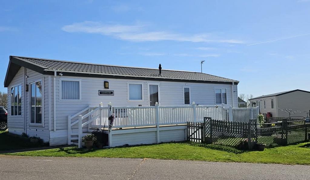 Flag Hill, Great Bentley, Colchester... 2 bed static caravan for sale ...