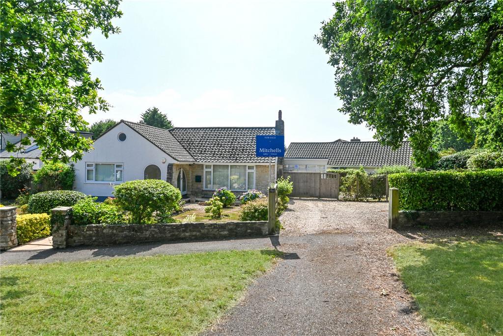 Dilly Lane, Barton on Sea, New... 3 bed bungalow for sale - £600,000