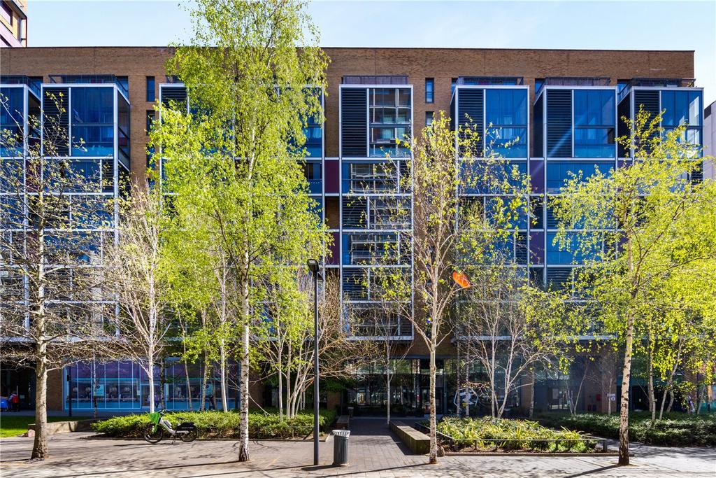 Raddon Tower, Dalston Square, London, E8 2 bed flat to rent - £2,750 ...