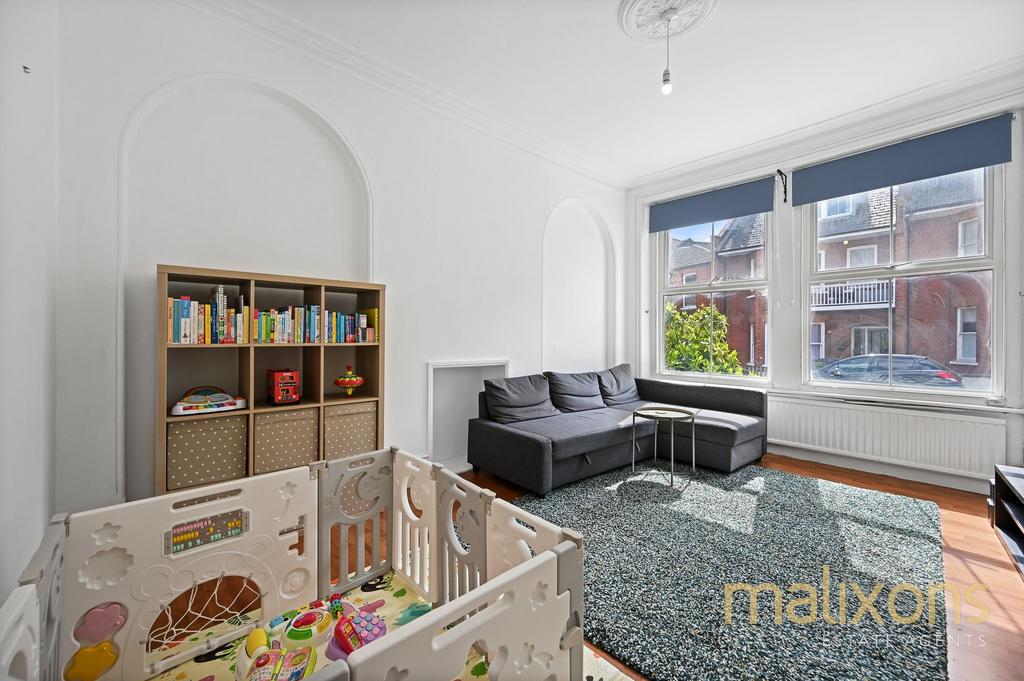 Shrubbery Road, London SW16 4 bed flat for sale - £550,000