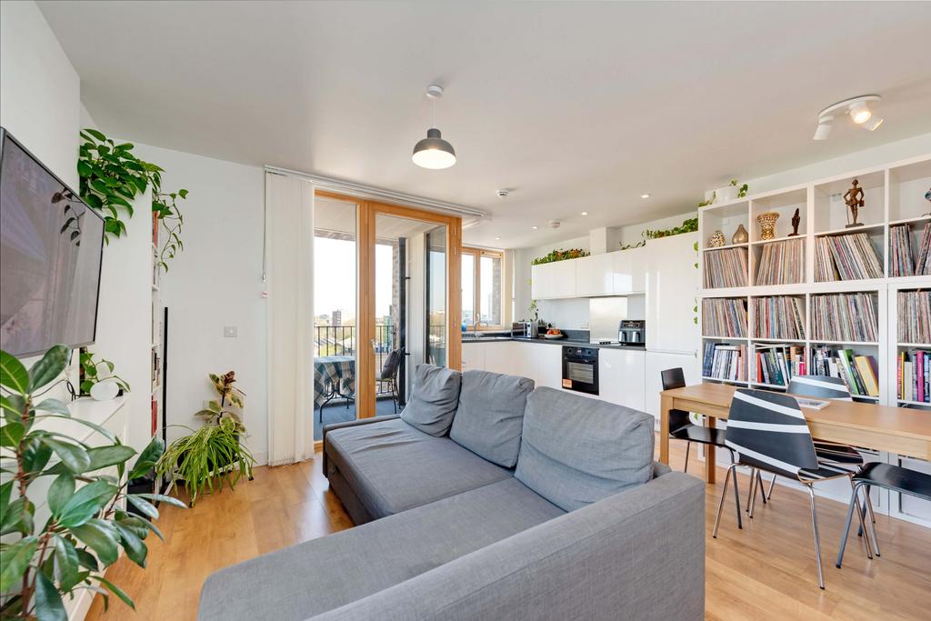 at 18 Cheping House, 1 Lockton... 1 bed apartment - £118,750