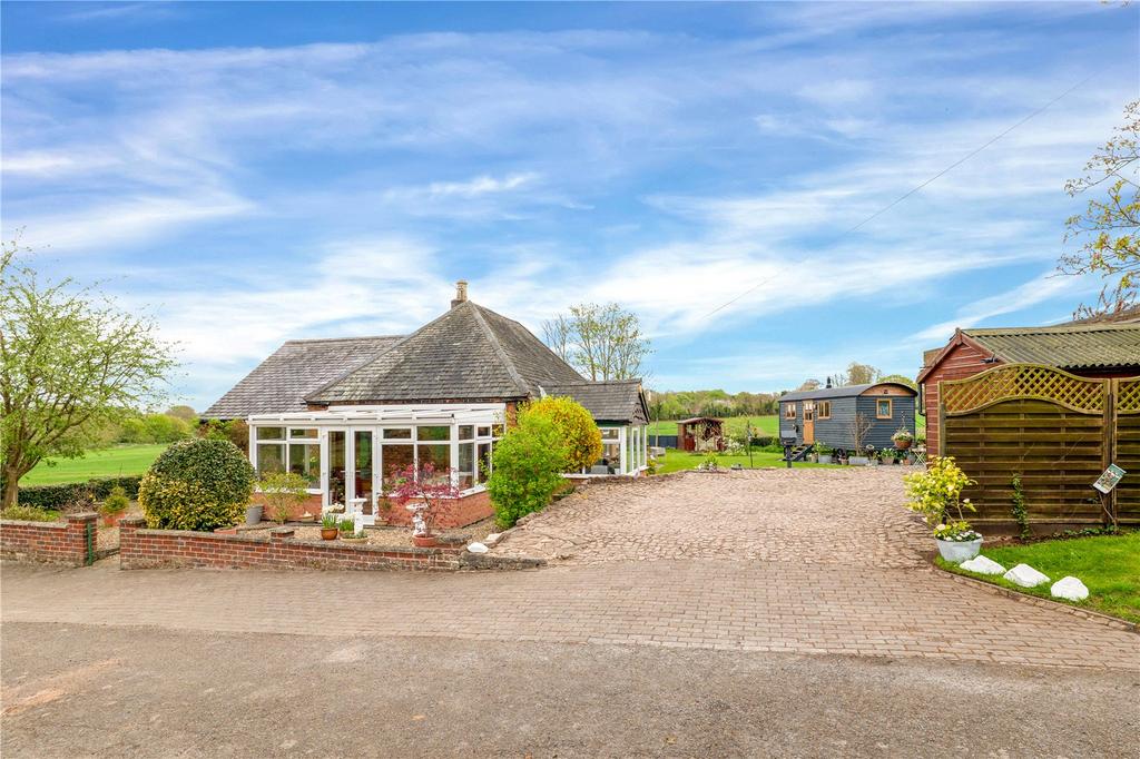 Mill Lane, Blaby, Leicester 2 bed bungalow for sale - £460,000