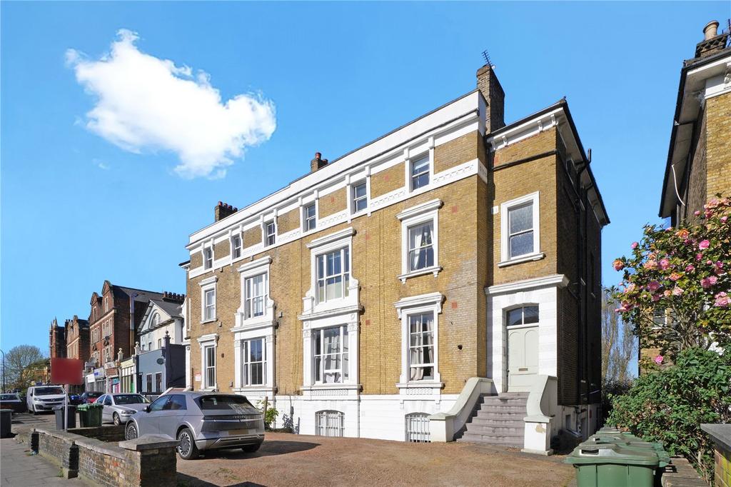 Lewisham Way, London, SE4 2 bed flat - £365,000