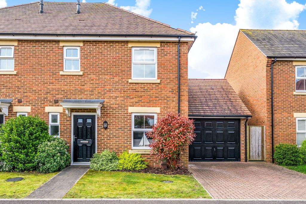 Patricia Way, Nutbourne, PO18 3 bed semi-detached house for sale - £425,000