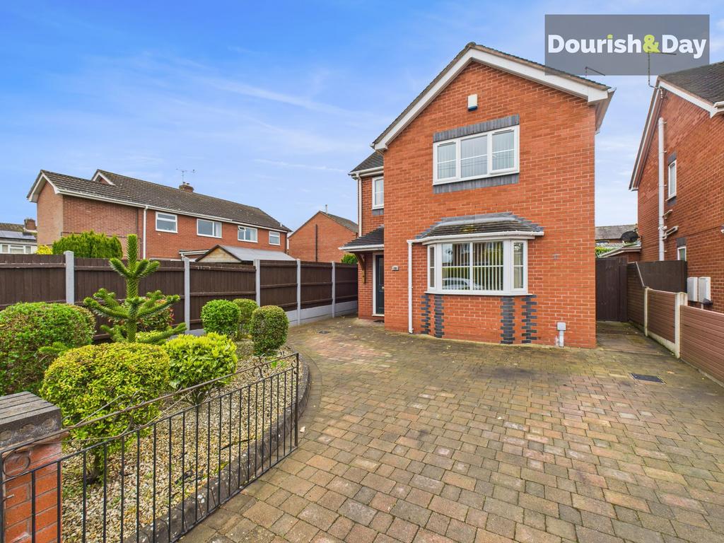 Smithfield Road, Market Drayton TF9 3 bed detached house for sale - £ ...