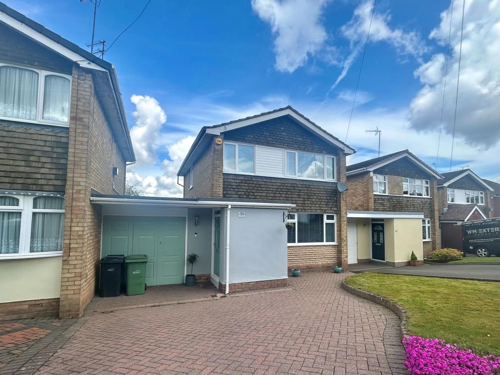Sunningdale Road, Sedgley DY3 3 bed link detached house - £299,950