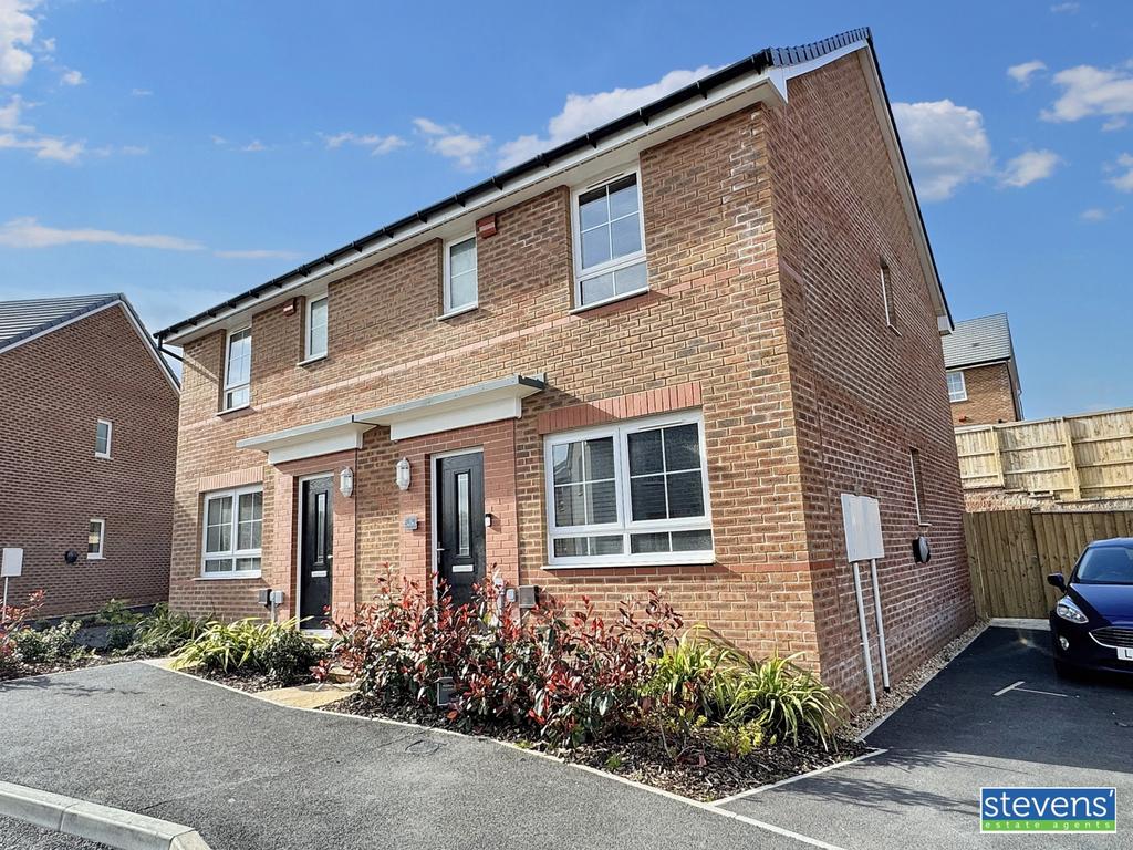 Lower Mead, Okehampton, Devon, EX20 3 bed semi-detached house - £269,000