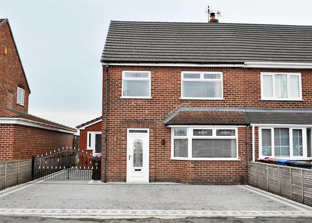 25 Rose Avenue, Irlam M44 6AQ 3 bed semi-detached house for sale - £325,000