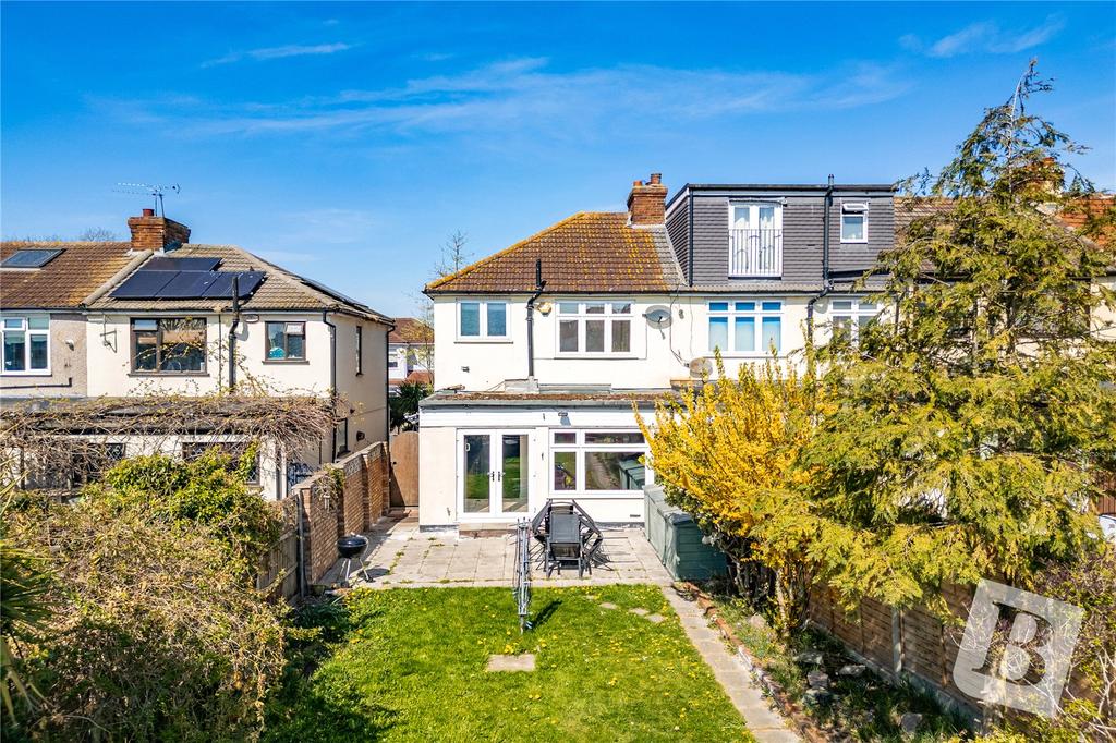 Primrose Glen, Hornchurch, RM11 3 bed end of terrace house for sale - £ ...