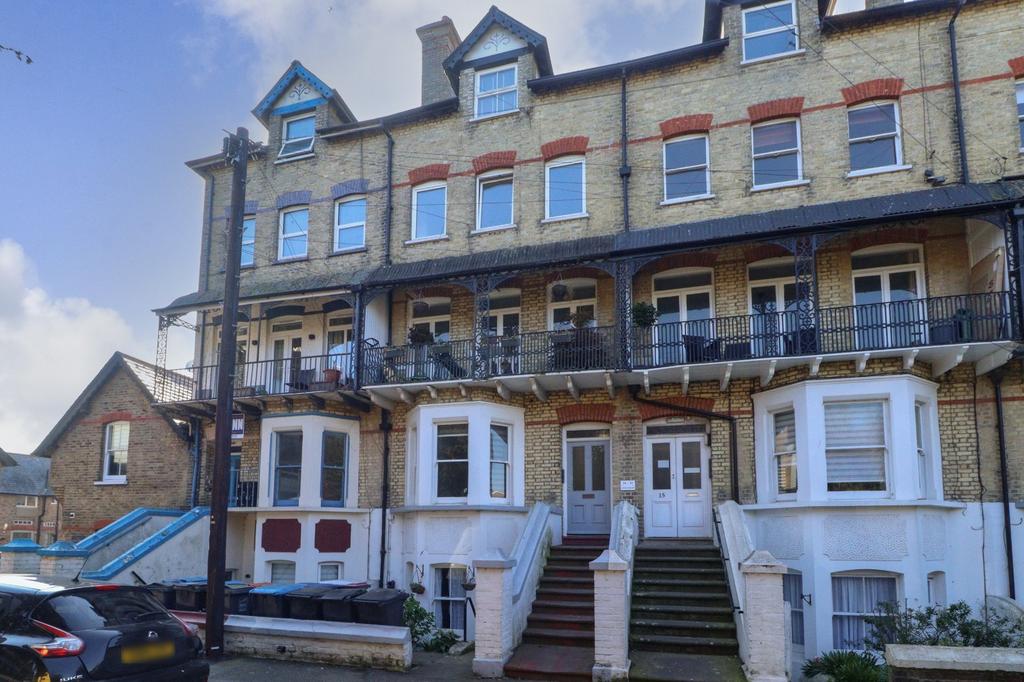 Adrian Square, Westgate-on-Sea, Kent... 1 bed flat for sale - £169,995