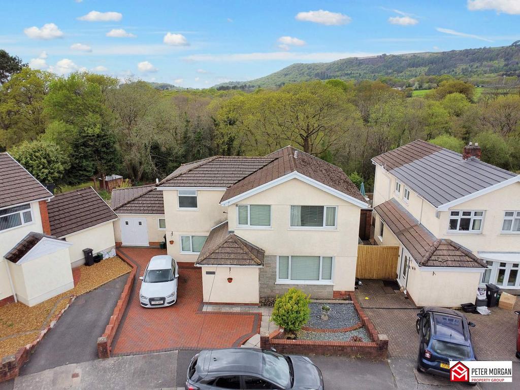 Brynglas, Bryncoch, Neath, West... 4 bed detached house for sale - £450,000