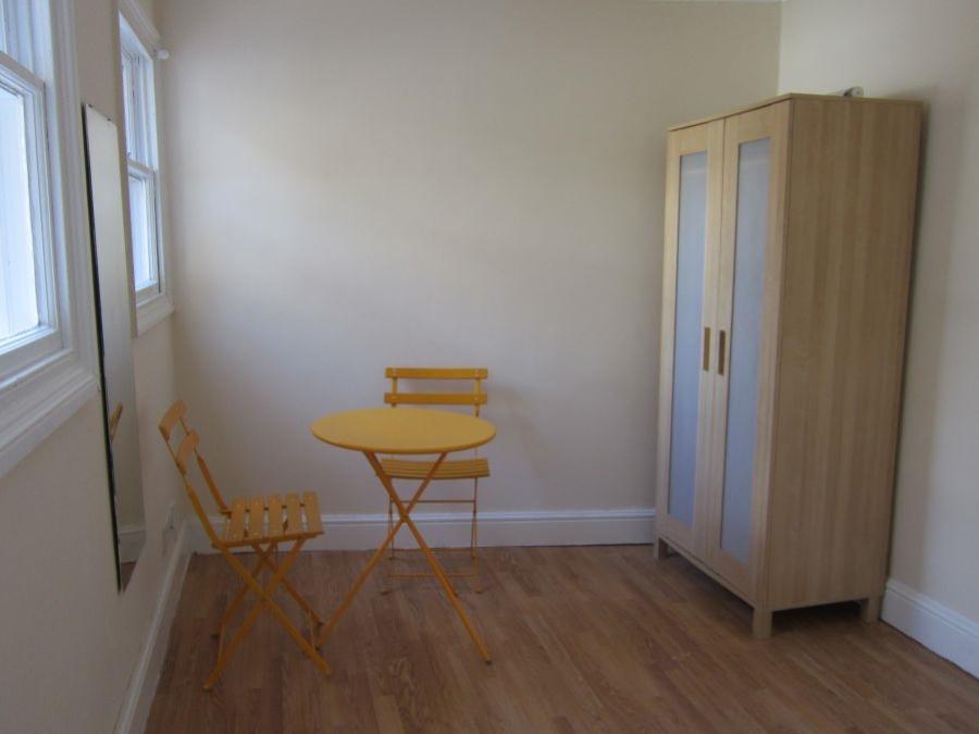 6 Wolverton Gardens, London, W6 1 bed flat to rent - £1,516 pcm (£350 pw)