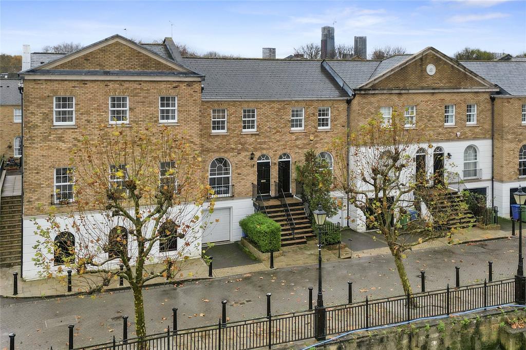 Sovereign Crescent, London, SE16 4 bed terraced house for sale - £1,000,000