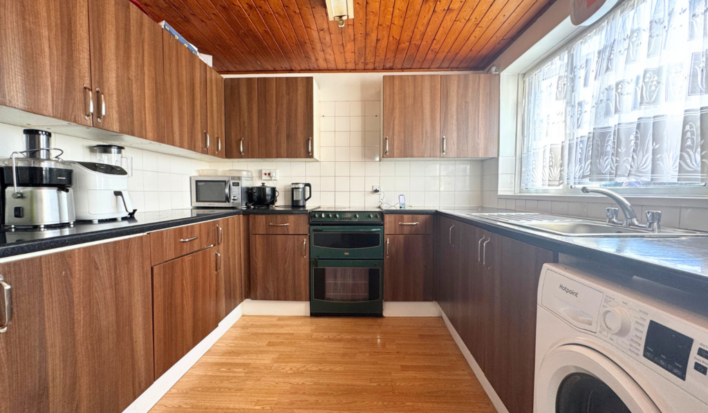 Ancona Road, London 3 bed terraced house for sale - £460,000