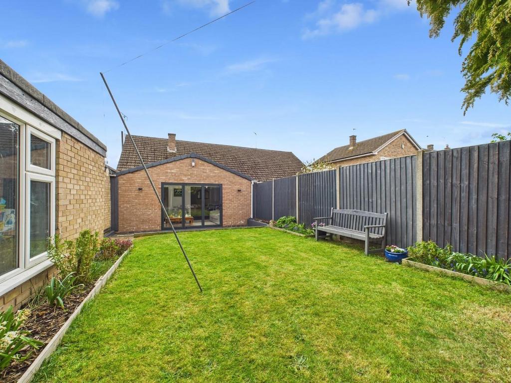 Gwendoline Drive, Countesthorpe 3 bed semi-detached house for sale - £ ...