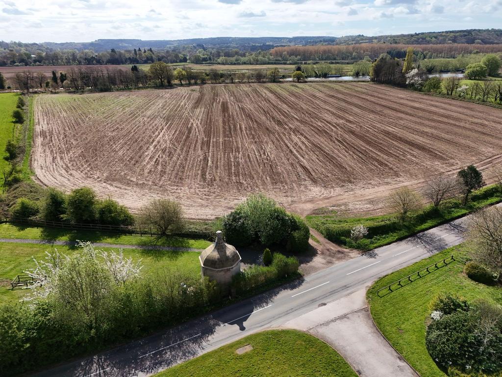 Tixall Court, Stafford ST18 4 bed barn conversion for sale - £520,000