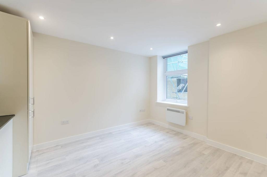 Brixton Road, Brixton, London, SW9 1 bed flat - £1,560 pcm (£360 pw)