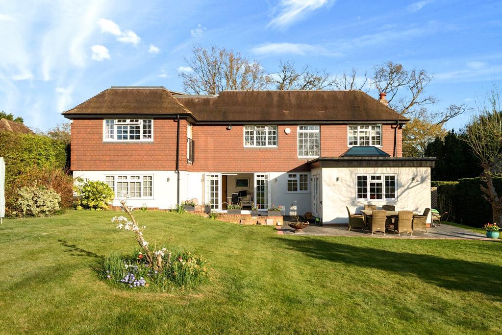 Forest Road, East Horsley, KT24 4 bed detached house for sale - £1,595,000