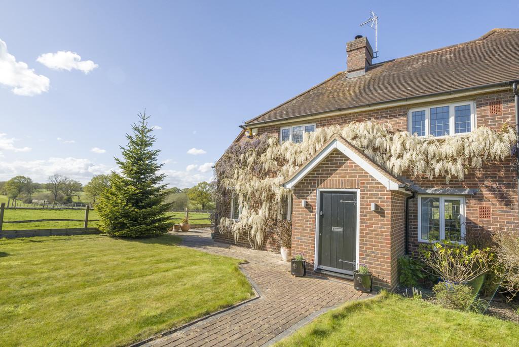 Coolham 3 bed cottage for sale - £775,000