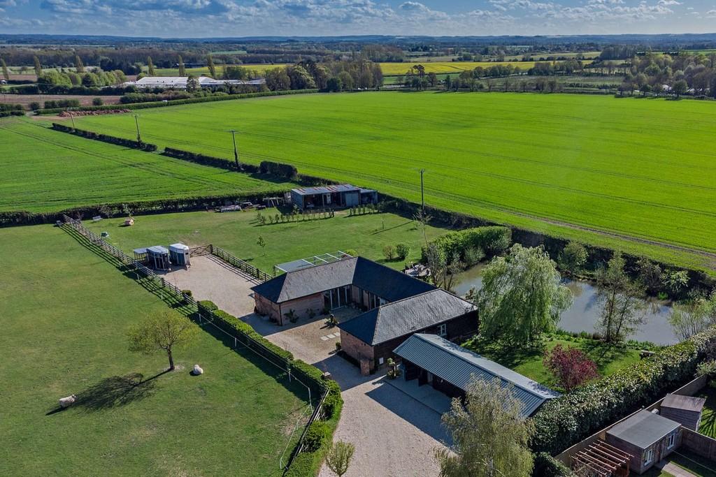 Thame Road, Oxford OX44 4 bed barn conversion for sale - £1,650,000