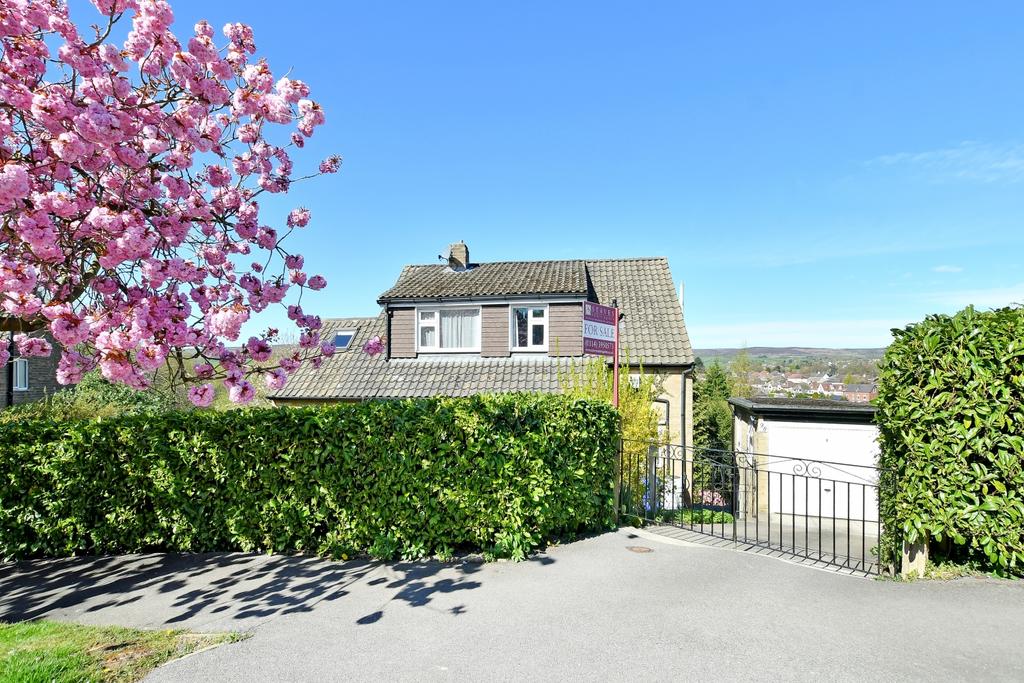Wollaton Road, Bradway, S17 4LG 4 bed detached house for sale - £625,000
