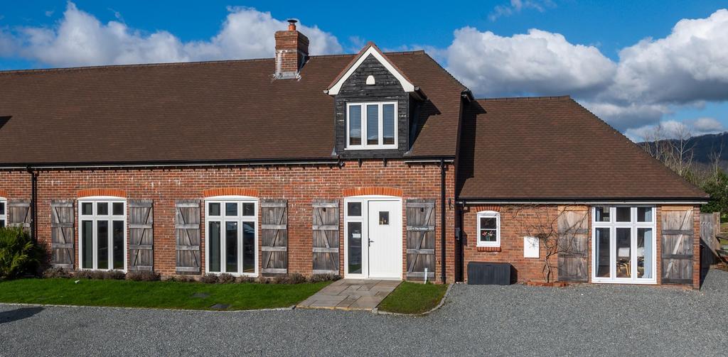 Fernhurst, Nr Haslemere, GU27 3 bed semi-detached house - £775,000
