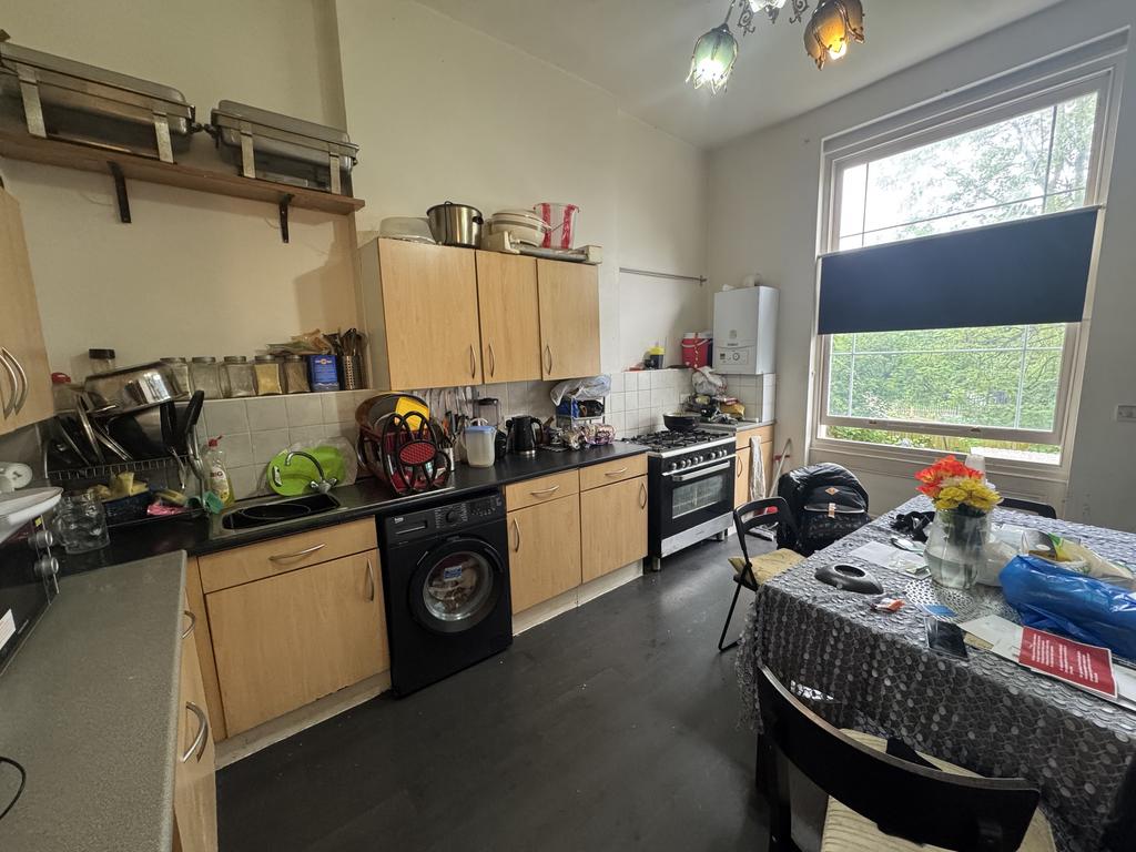 Princess Road, London NW6 2 bed flat share - £710 pcm (£164 pw)