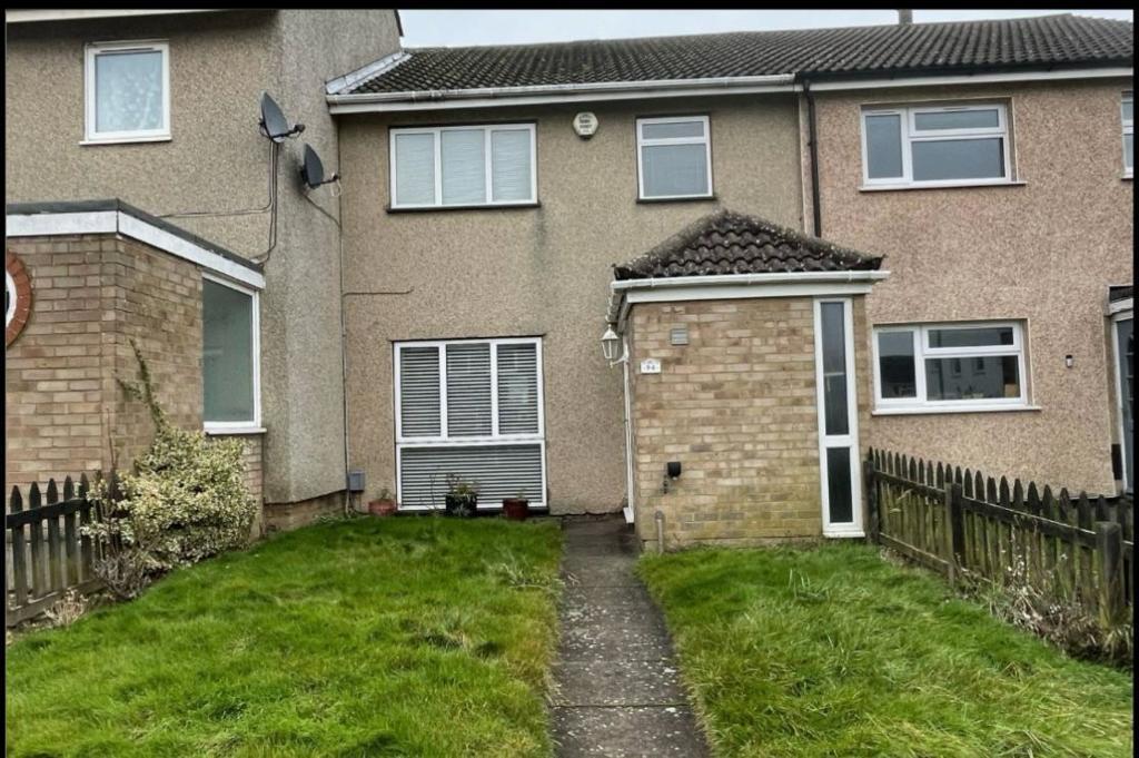 Pottery Close, Marsh Farm, Luton... 3 bed terraced house - £290,000