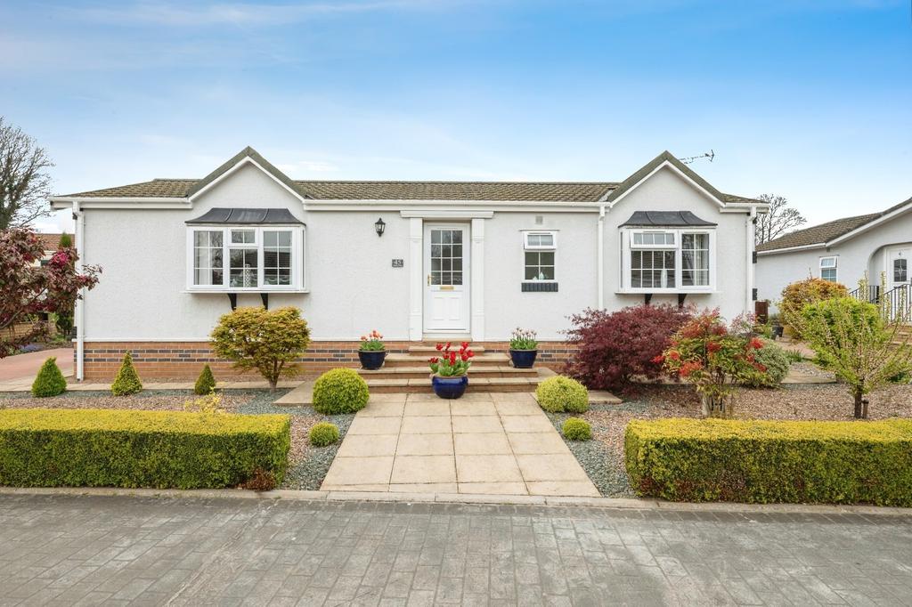 Ashtree Way, West Yorkshire WF11 2 bed detached house for sale - £130,000