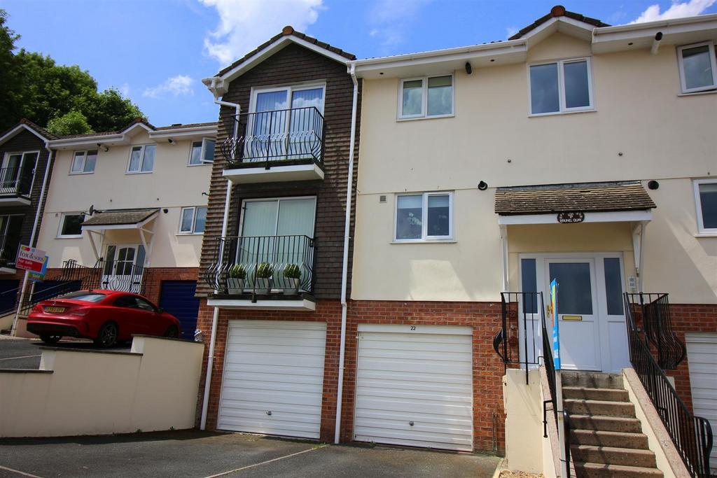 Biscombe Gardens, Saltash 2 bed apartment for sale - £170,000