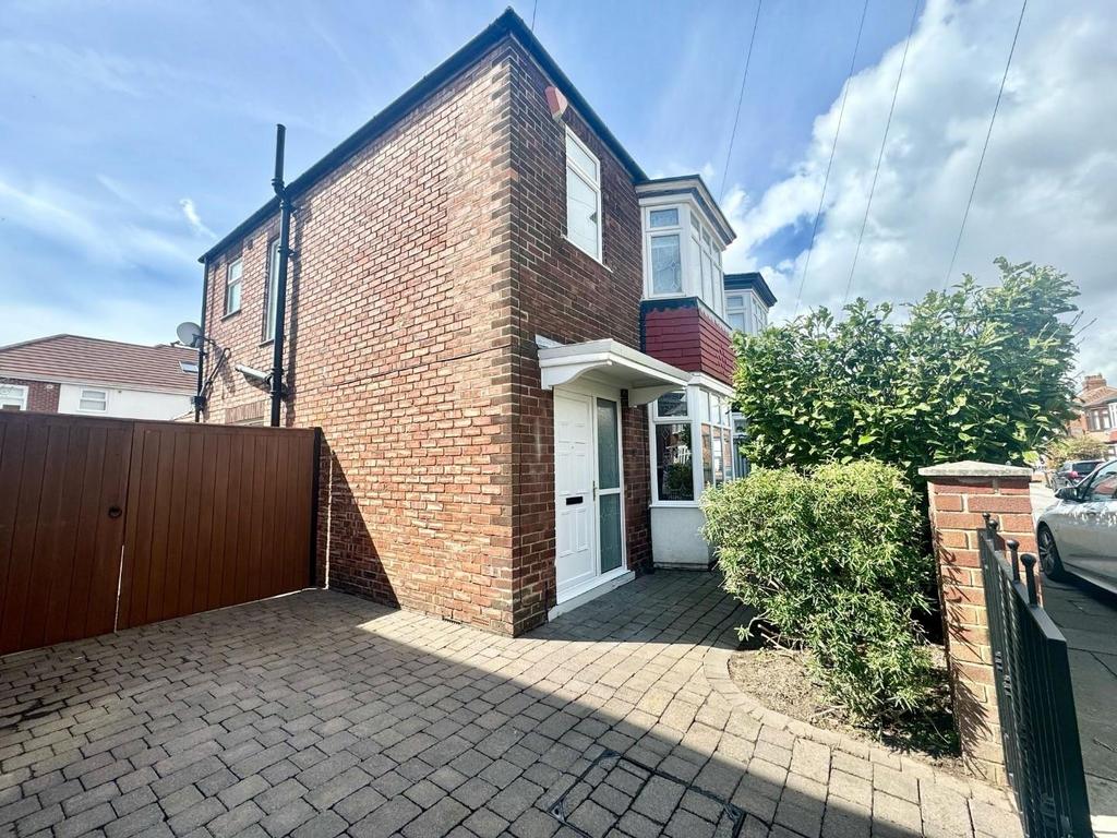 Ravenscroft Avenue, Middlesbrough 3 bed semi-detached house for sale ...