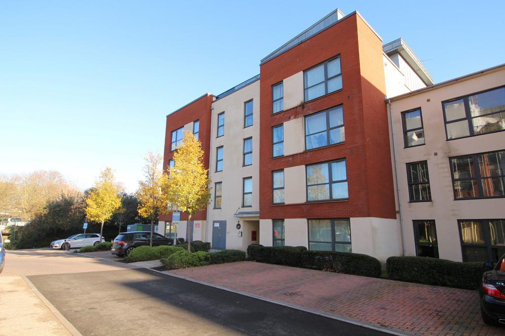 Paxton Drive, Bristol BS3 2 bed flat - £1,500 pcm (£346 pw)