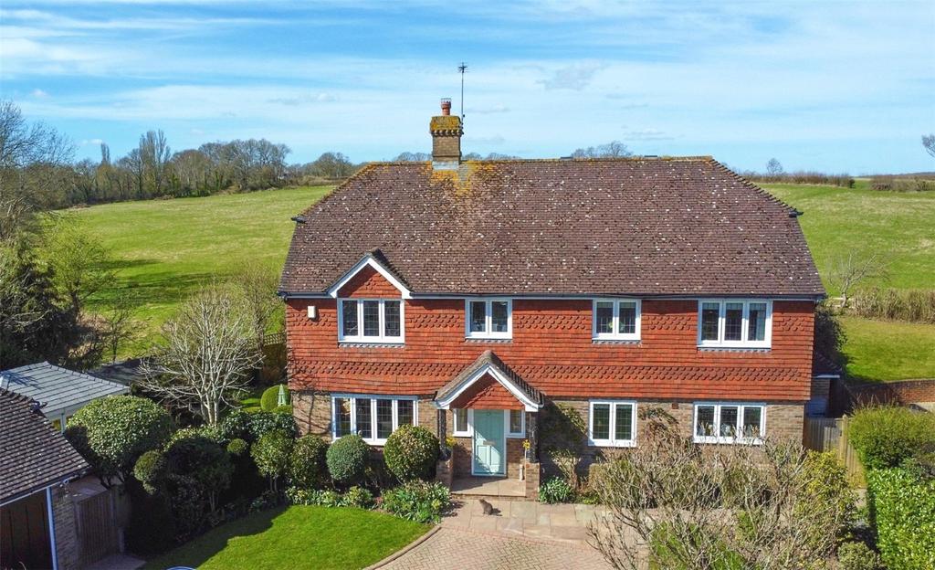 Church Farm Close, Etchingham 5 bed detached house - £1,150,000