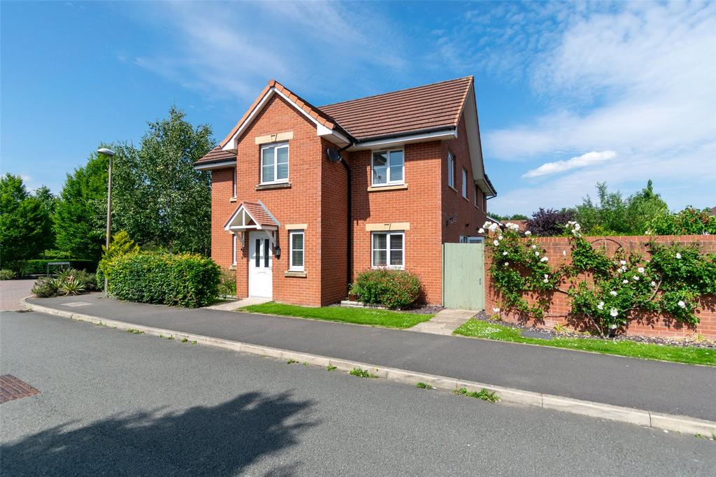 Gloucester Avenue, Middlewich 4 bed semi-detached house - £290,000