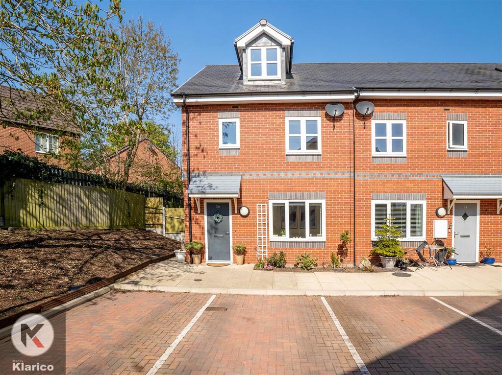 Marsh Lane, Solihull B92 3 bed end of terrace house for sale - £400,000