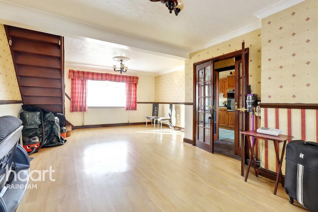 Hood Road, Rainham 4 bed detached house for sale - £450,000