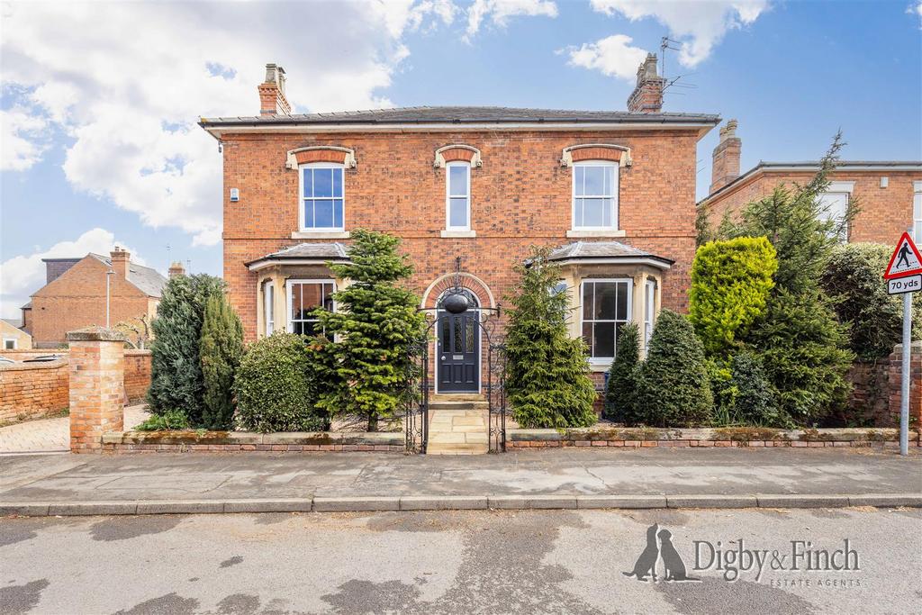 Cropwell Road, Radcliffe-on-Trent 5 bed detached house for sale - £900,000