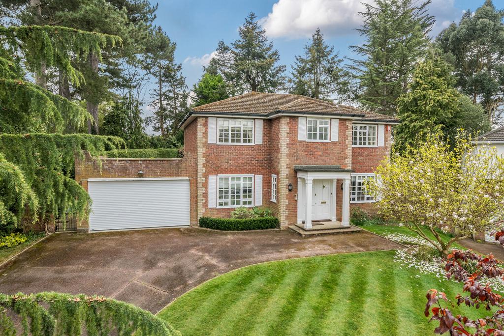 Beech Close Court, Cobham, KT11 4 bed detached house for sale - £1,275,000
