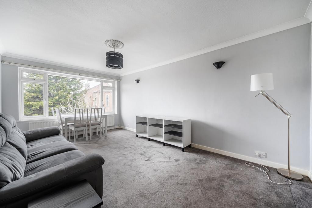 Durham Road, London, SW20 2 bed flat to rent - £1,900 pcm (£438 pw)